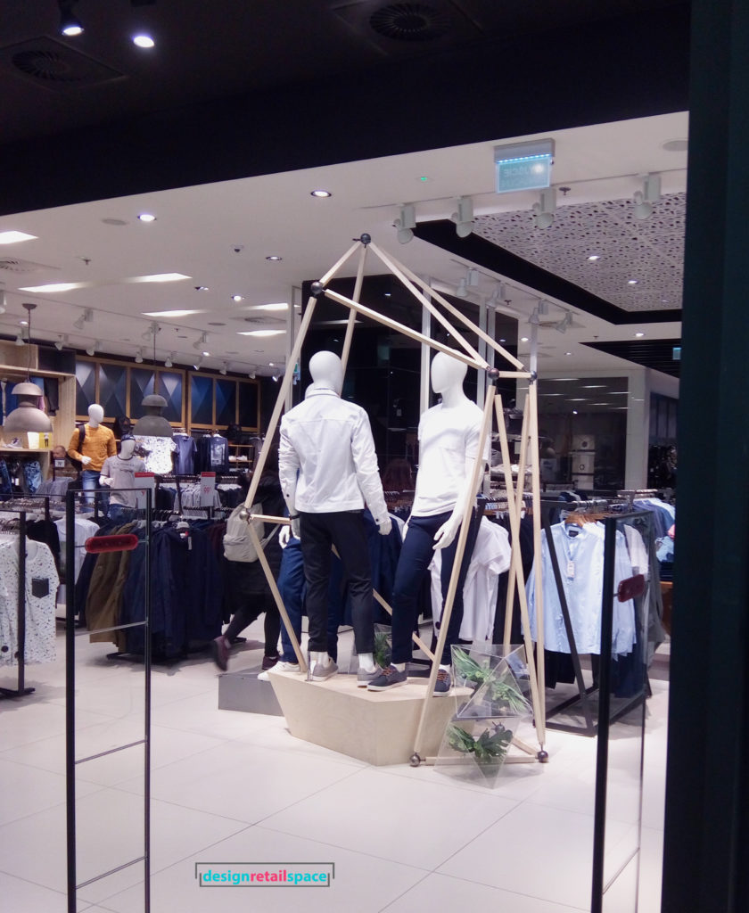 Geometric Trend in Visual Merchandising 2017